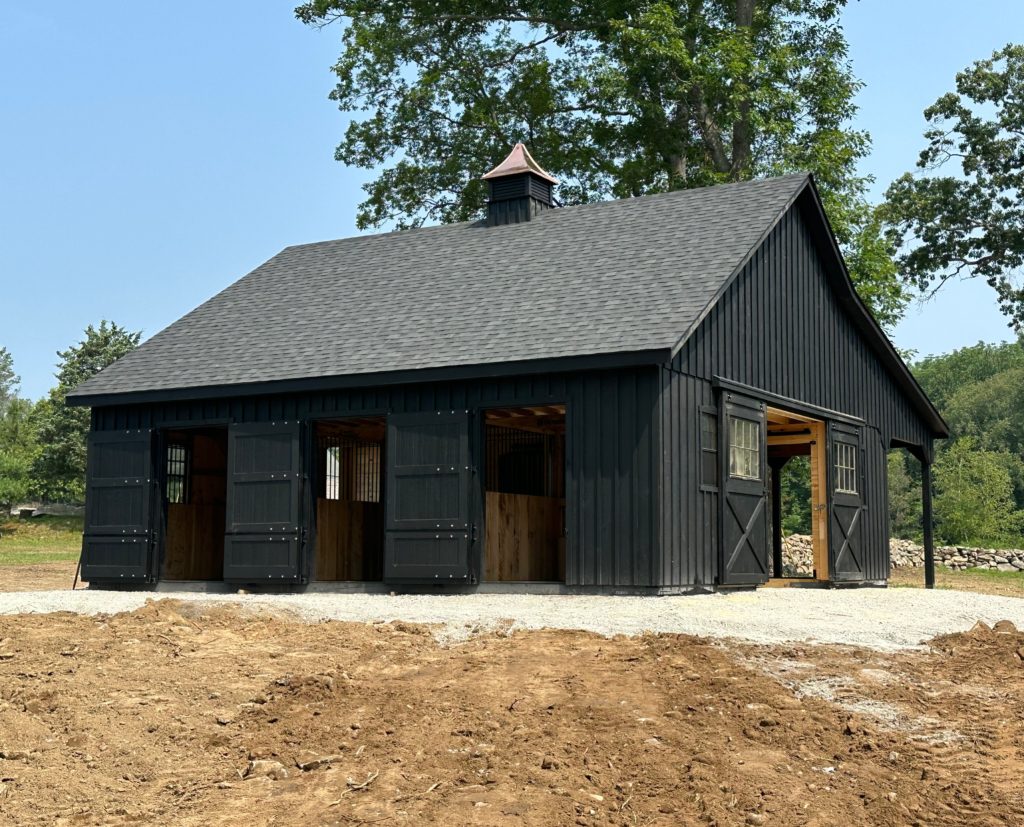 Center Aisle Horse Barn - Gazebo Joe's
